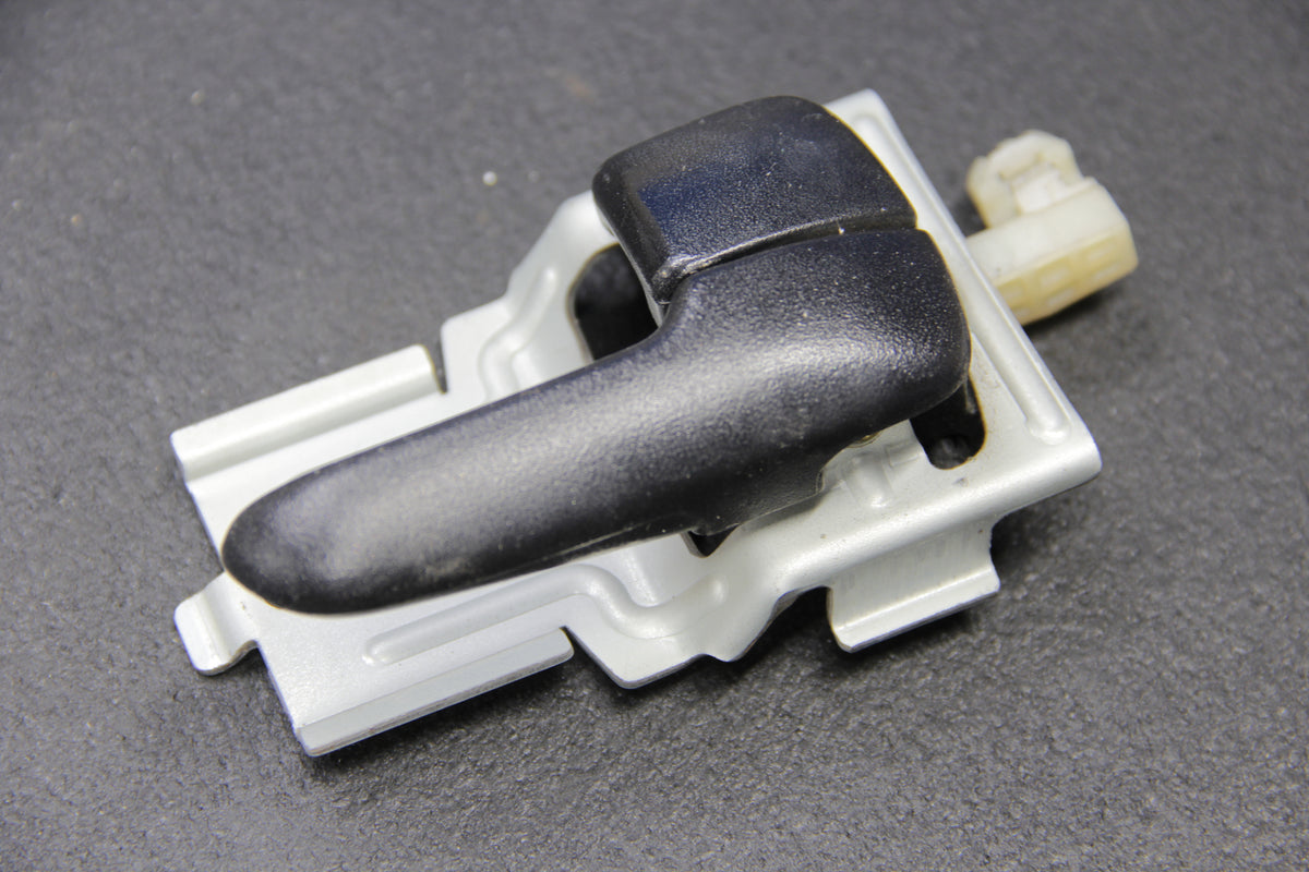 99-00 Passenger Inner Door Handle