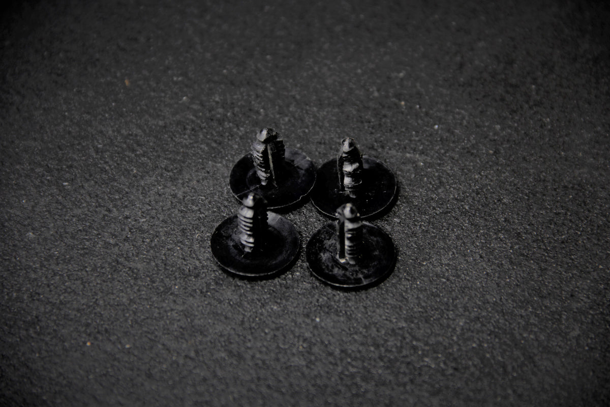 90-05 Black Carpet Push Clips